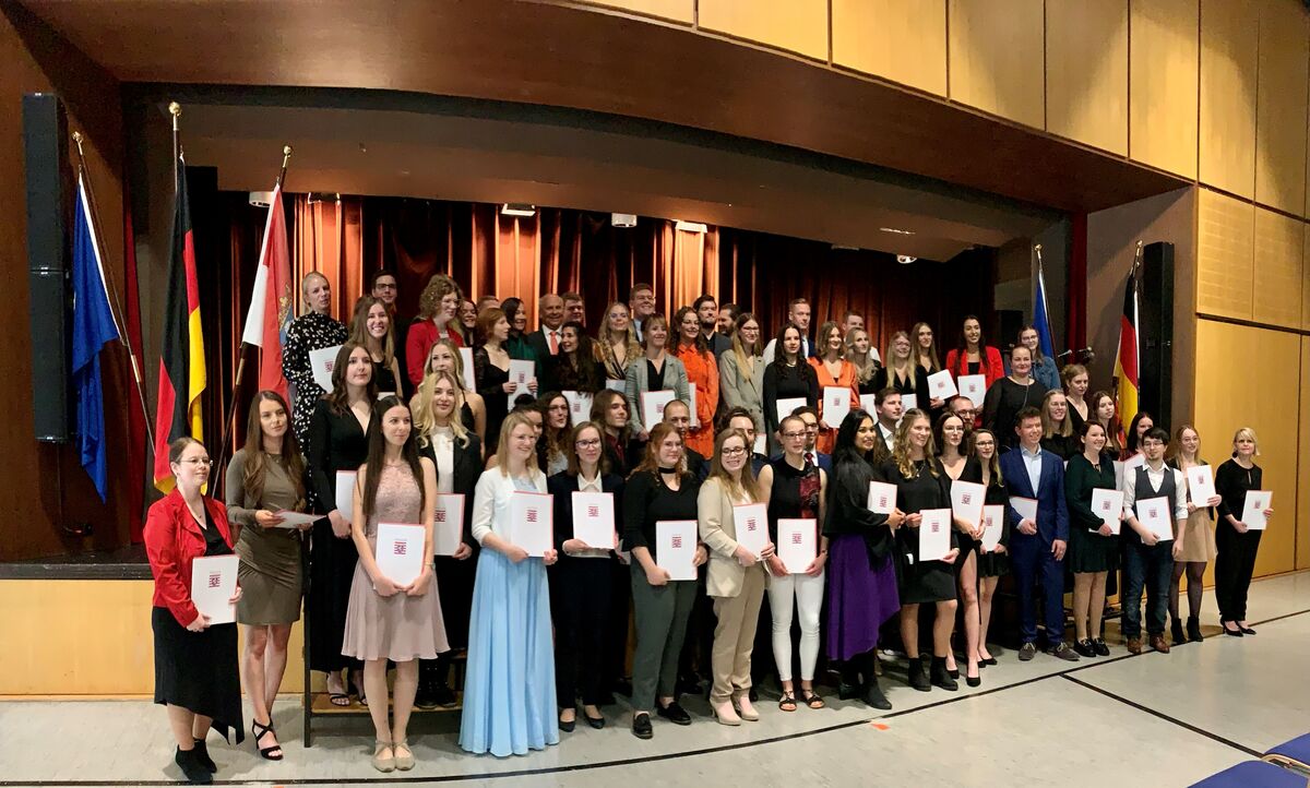 Justizminister begrüßt neue Rechtspflegerinnen und Rechtspfleger in der ...