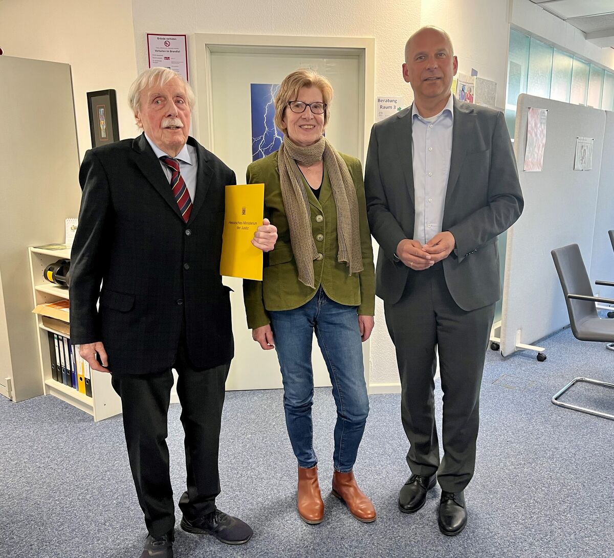 Hanauer Hilfe e.V. erhält eine Zuwendung von 254.000 Euro | justiz ...