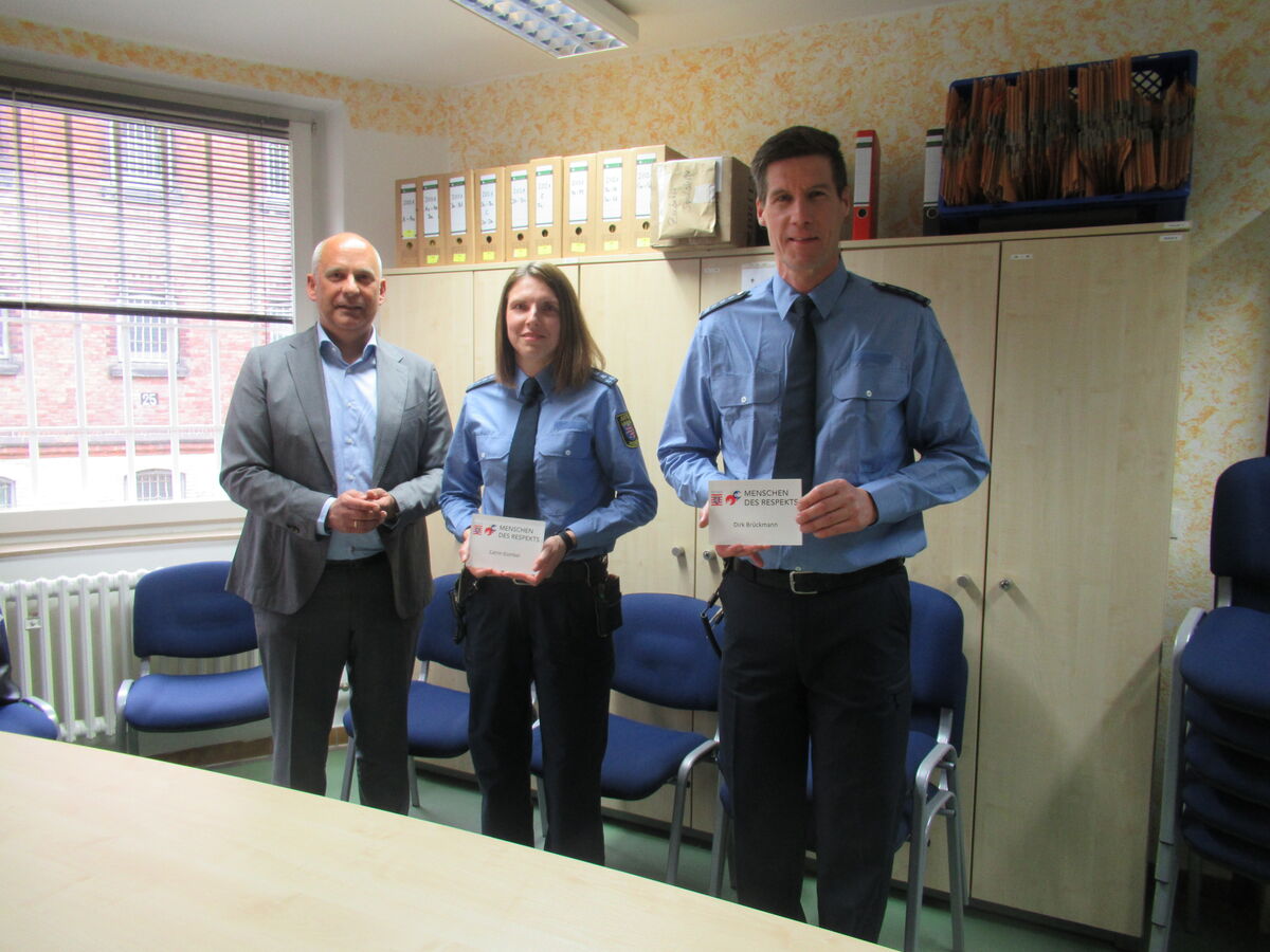 Auszeichnung von zwei Bediensteten der Justizvollzugsanstalt Kassel I ...